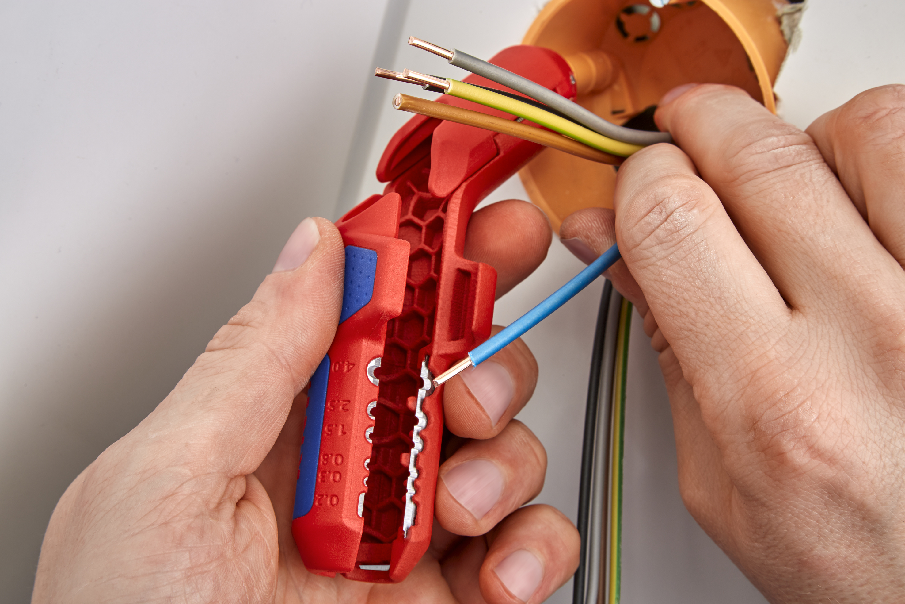 Essential Tools for Electricians: 4 Versatile KNIPEX Helpers for ...